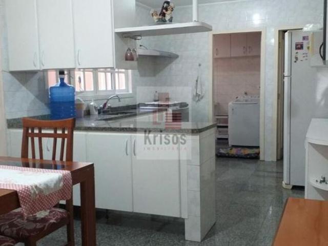 Excelente Sobrado à Venda na Vila Morse: Conforto e Espaço!