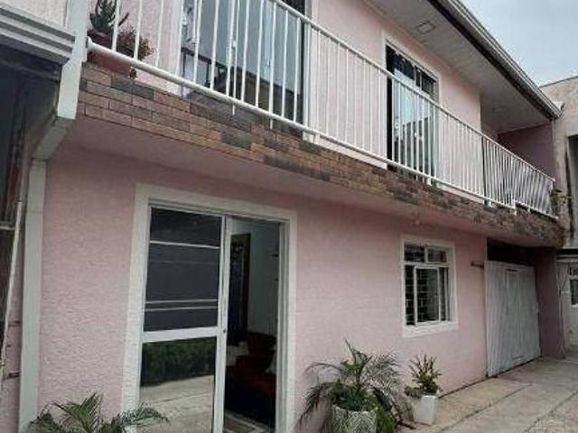 Excelente Sobrado a venda no Alto Boqueirao