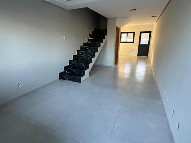 Excelente sobrado à venda no bairro Parque Granja Esperança Cachoeirinha/RS