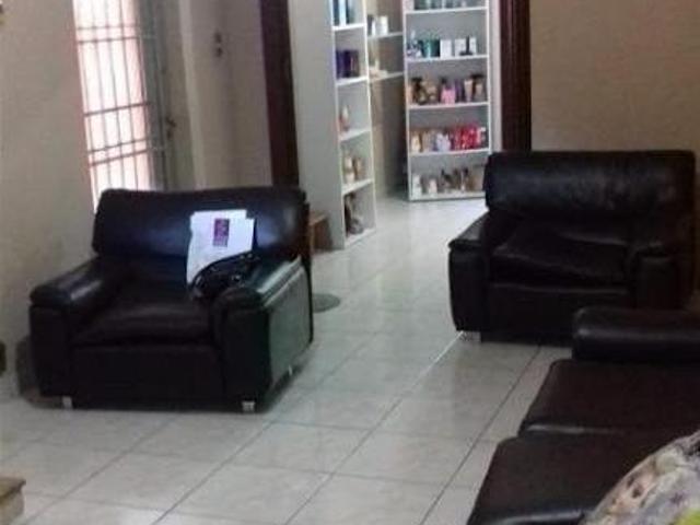 Excelente sobrado à venda no Cambuci, próximo do Hospital Cruz Azul, com 3 dormitórios, 6 vagas de g