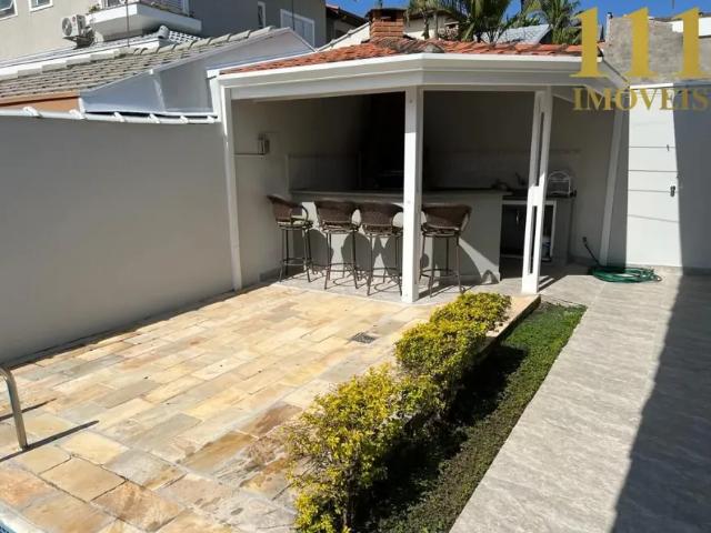 Excelente sobrado a venda no cond. Altos da Serra I