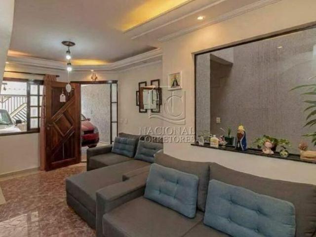Excelente sobrado à venda no Jardim Utinga com 3 dormitórios, suíte com sacada, quintal com churrasq