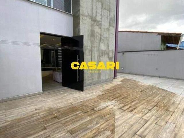 Excelente Sobrado à Venda ou Locação na Vila Vitória – 4 Dormitórios, 2 Suítes, 357 m² e 7 Vagas em