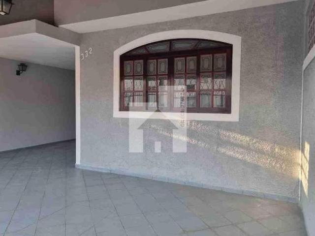 Excelente Sobrado à Venda com 3 Dormitórios sendo 2 Suítes com uma ótima localização, Vila Rio Branc