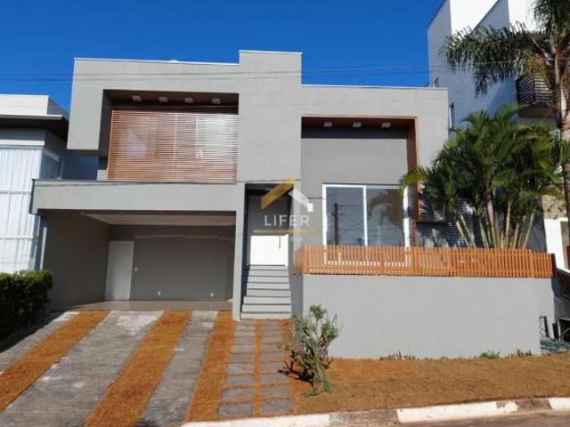 Excelente Sobrado à venda em Vinhedo/SP