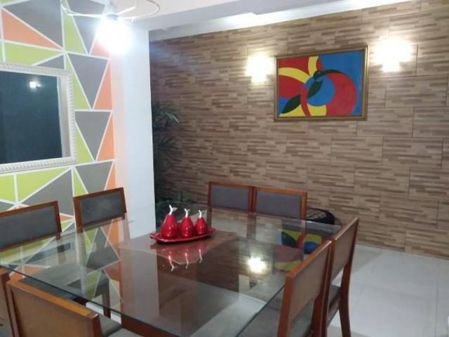 Excelente sobrado a venda