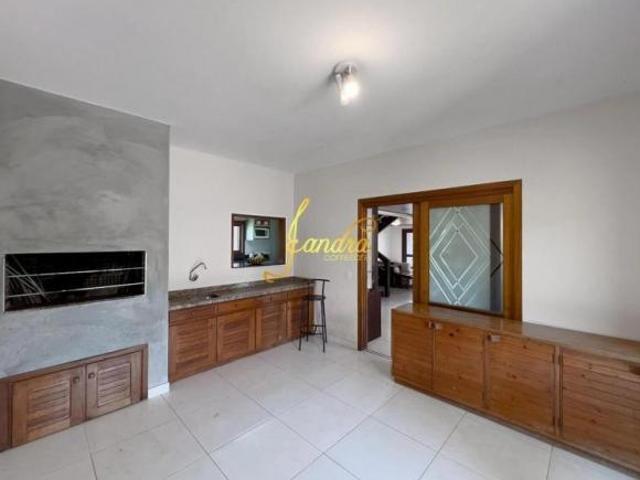Excelente sobrado Centro de Xangri lá! de esquina com dois lotes