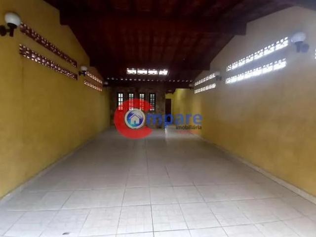 Excelente Sobrado com 3 dormitórios, sendo 1 suíte, 4 vagas, salão de festas! Localização privilegia