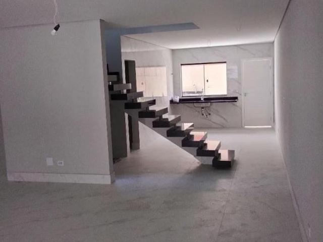 Excelente sobrado com 3 suites à venda Jardim Santa Mena Guarulhos