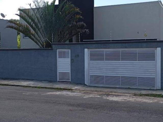 EXCELENTE SOBRADO COM 3 SUÍTES RESID. DOS LAGOS!