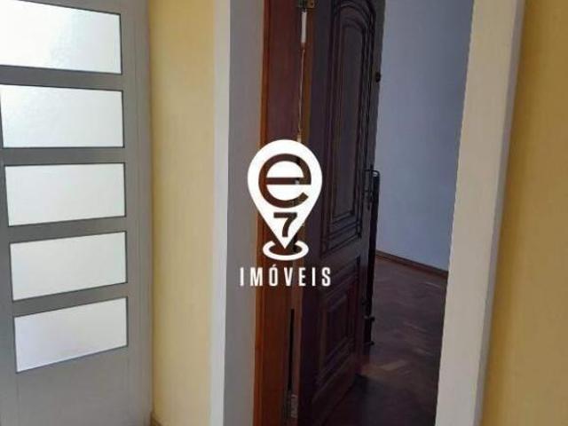 Excelente sobrado com 03 dormitórios, 01 suíte, 04 banheiros, living 02 ambientes