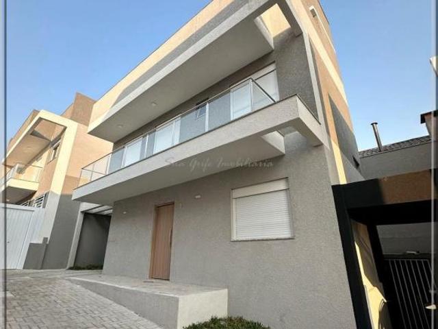 EXCELENTE SOBRADO COM 03 DORMITÓRIOS LOCALIZADO NO