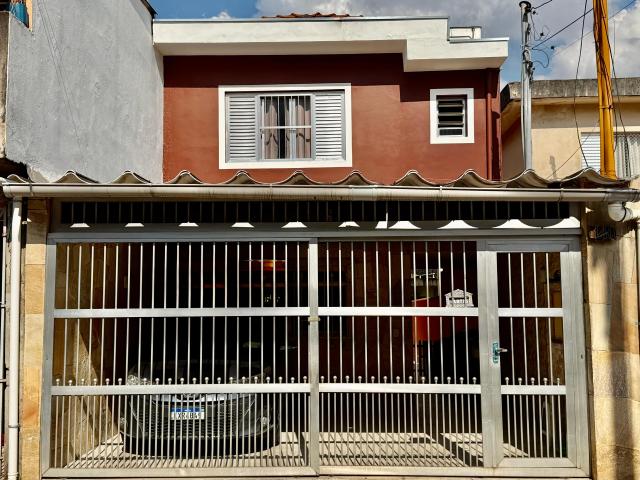 Excelente sobrado com 03 dormitórios, sendo 01 suíte, 02 vagas Rochdale/ Osasco