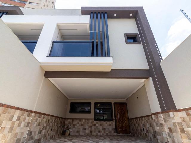 Excelente sobrado com 03 suítes, 04 vagas e Piscina Vila Barreto/SP