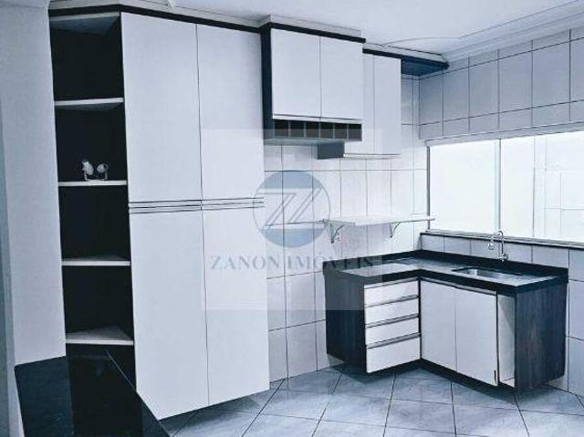 Excelente Sobrado com 120m², Armários e Sacada no Parque Nova Carioba R$400.000,00