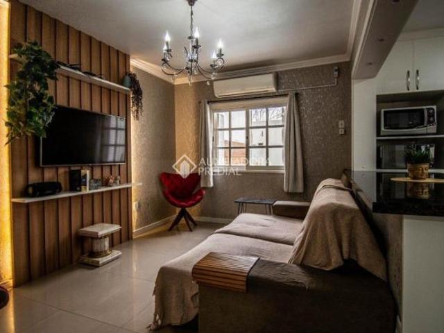 EXCELENTE SOBRADO com 218 m² NO BAIRRO MONT SERRAT CANOAS