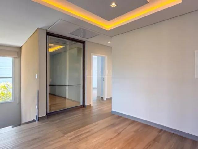 Excelente Sobrado com 380 m² 4 SUÍTES 1 no térreo pronto para morar 4 vagas 2 cobertas Con