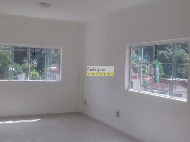 Excelente Sobrado com 4 dorms, Vila Voturua/SV R$ 440 mil