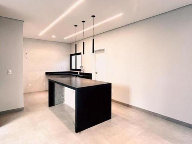 Excelente Sobrado com 4 quartos e Piscina à venda, 204,75 m² Condominio Golden Park II Londrin