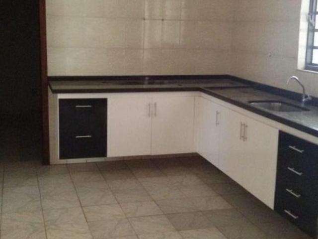 Excelente sobrado com 4 quartos