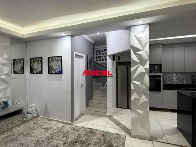 Excelente sobrado com ampla área gourmet na Zona Leste!