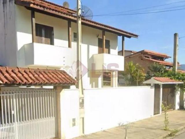 EXCELENTE SOBRADO COM PISCINA E CHURRASQUEIRA PRAIA DAS PALMEIRAS