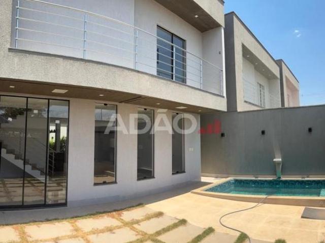 EXCELENTE SOBRADO DE ALTO PADRÃO Casa de Rua com 3 Quarto s por R$ 750000.00 no setor Setor Três Ma