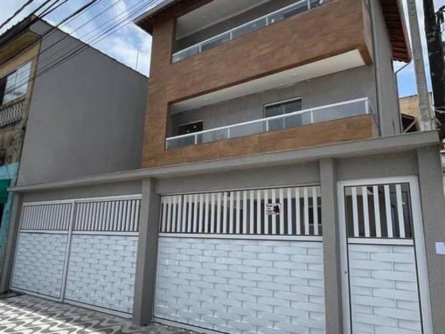 Excelente sobrado de condomínio com 02 dormitórios, 01 banheiro social, 01 lavabo e quintal privativ