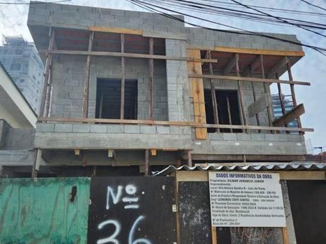 Excelente sobrado de condomínio, 3 suítes, com piscina, no Forte, confira !