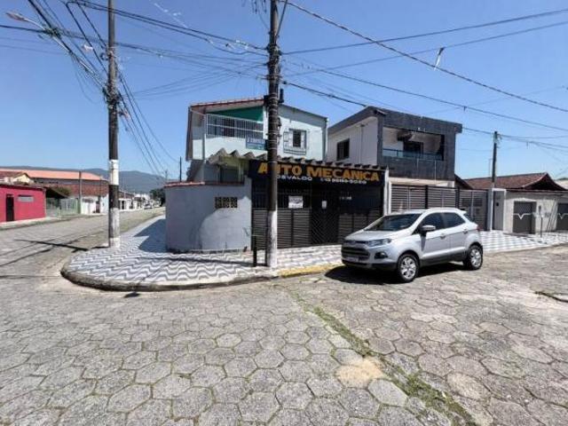 Excelente sobrado de esquina, espaçoso, ideal para família grande ou até mesmo para quem deseja divi