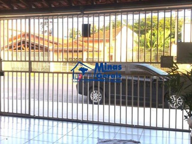 EXCELENTE SOBRADO EM VILLAGIO NO RESIDÊNCIAL BOSQUE DOS IPÊS, PRÓXIMO AO SUPERMERCADO BARBOSA, VENDE