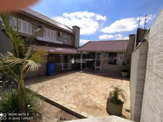 EXCELENTE SOBRADO EM BAIRRO DE OTIMA LOCALIZAÇÃO.TERRENO DE 550M2. SOBRADO COM 3 DORMITORIOS