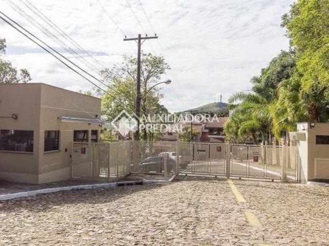 Excelente sobrado em Condomínio Residencial São Caetano, com segurança 24hs, sobrado com 5 quartos