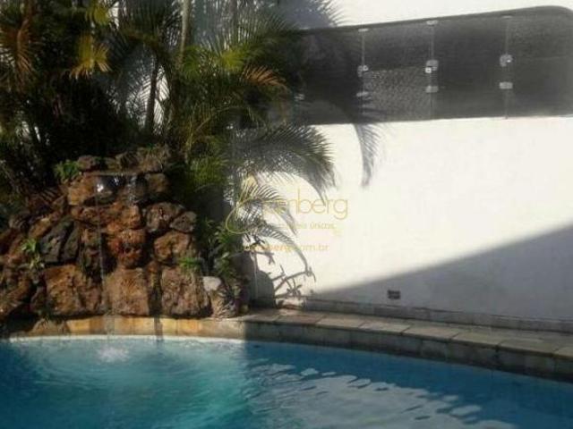 Excelente sobrado em local nobre com piscina !
