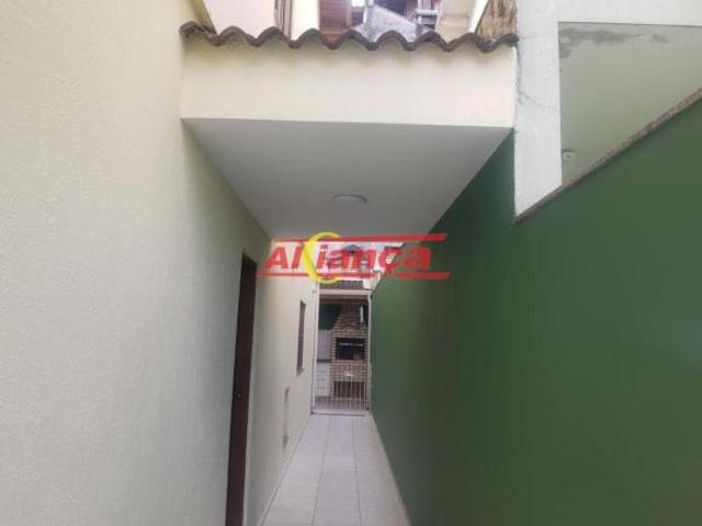 Excelente sobrado na Vila Rosália com 3 dormitórios e 1 suíte. Garagem para 2 carros