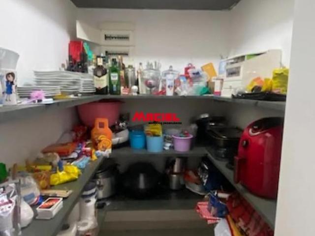 EXCELENTE SOBRADO NA ZONA SUL DE SJC, 4 DORM, SENDO 3 SUÍTES!APENAS R$ 650.000,00