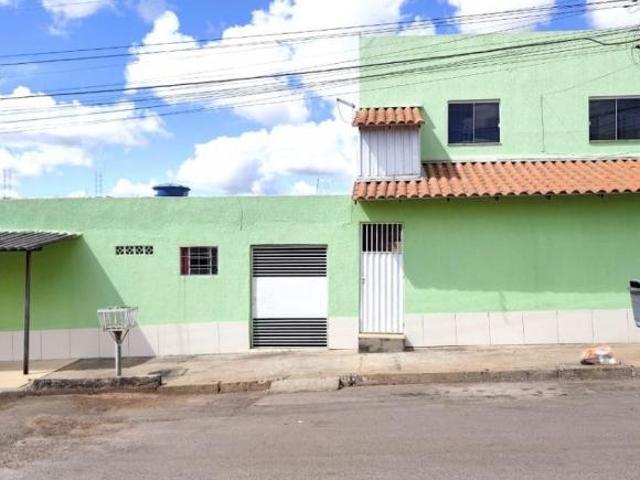 EXCELENTE SOBRADO NA QUADRA 104 DO RES. OESTE