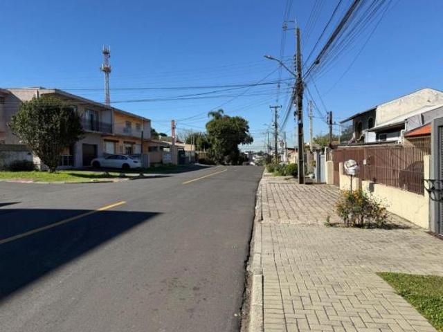 Excelente sobrado no Tingui 2 suites e 4 vagas