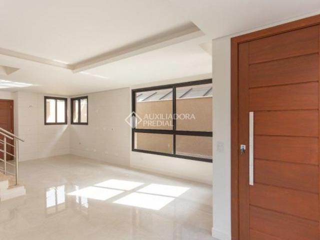 TINGUI EXCELENTE SOBRADO COM 3 SUÍTES E 268 M2 !