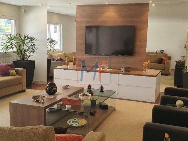 Excelente Sobrado no bairro de Santo Amaro, com 355 m² a.c 465 m² terreno, 4 dorms, sendo 2 suít