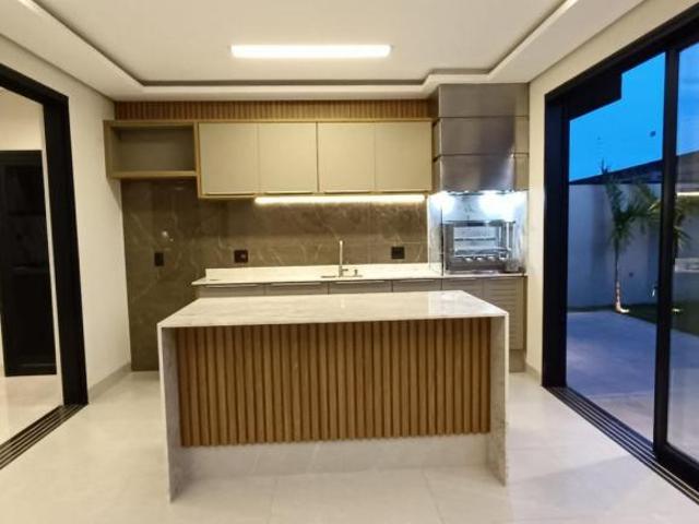 Excelente sobrado no cond Quinta dos Ventos | Aqui na Rosa e Rangel