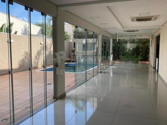 Excelente sobrado no Condominio Village La Montagne com 3 dormitórios, sauna e cozinha gourmet