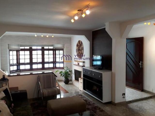 Excelente sobrado, ótima localização 220m²