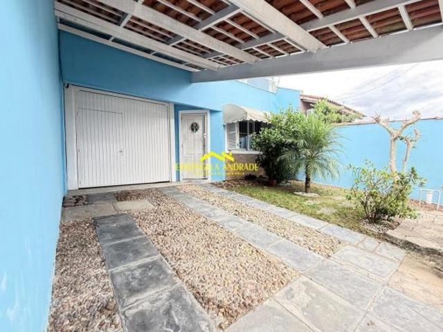 Excelente Sobrado para Venda no bairro Porto Verde, localizado na cidade de Alvorada / RS