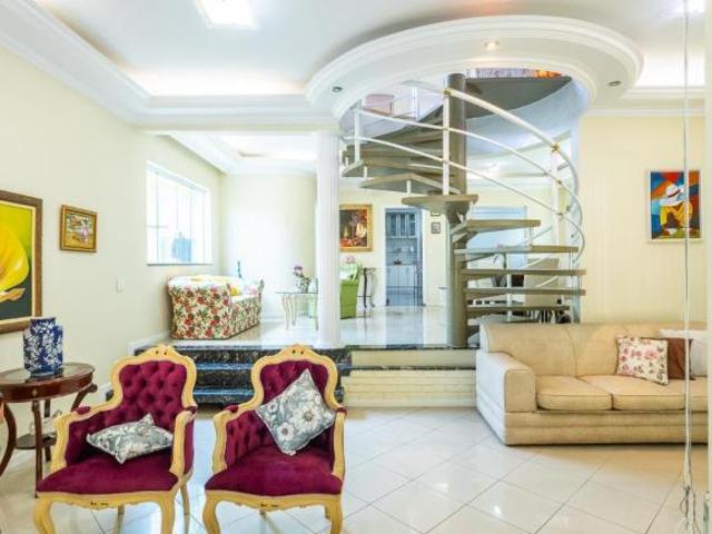 Excelente sobrado para venda em Adalgisa com 3 quartos, sendo 3 suítes, 207m²