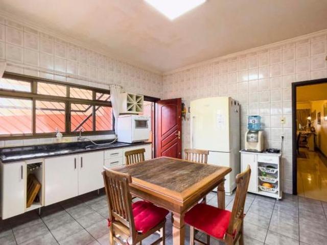 Elegante sobrado para venda em Jardim Umuarama com 3 quartos, sendo 3 suítes, 187m²