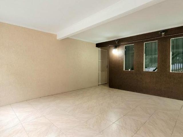 Excelente sobrado para venda em Jardim Itapoan com 4 quartos, sendo 1 suíte, 202m²