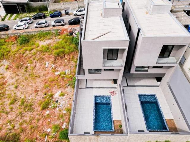 Aconchegante sobrado para venda em Portais Polvilho com 3 quartos, sendo 3 suítes, 189m² remaxjo