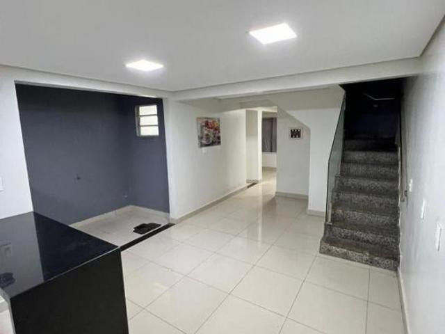 Excelente sobrado QN 01 Riacho Fundo 1 3Paviemntos Lote 75m² Oportunidade