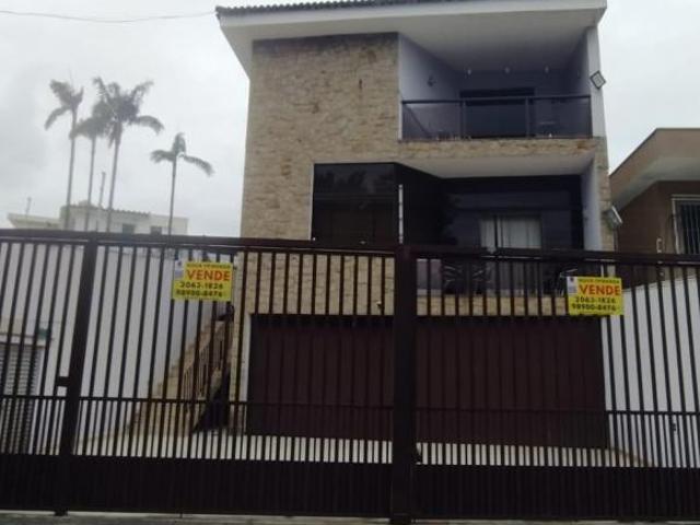Excelente Sobrado RESIDENCIAL OU COMERCIAL com 04 dorm 2 suítes